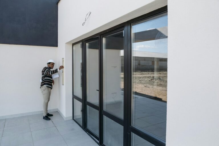 Understanding Commercial Glass Storefront Installation: The Basics ...