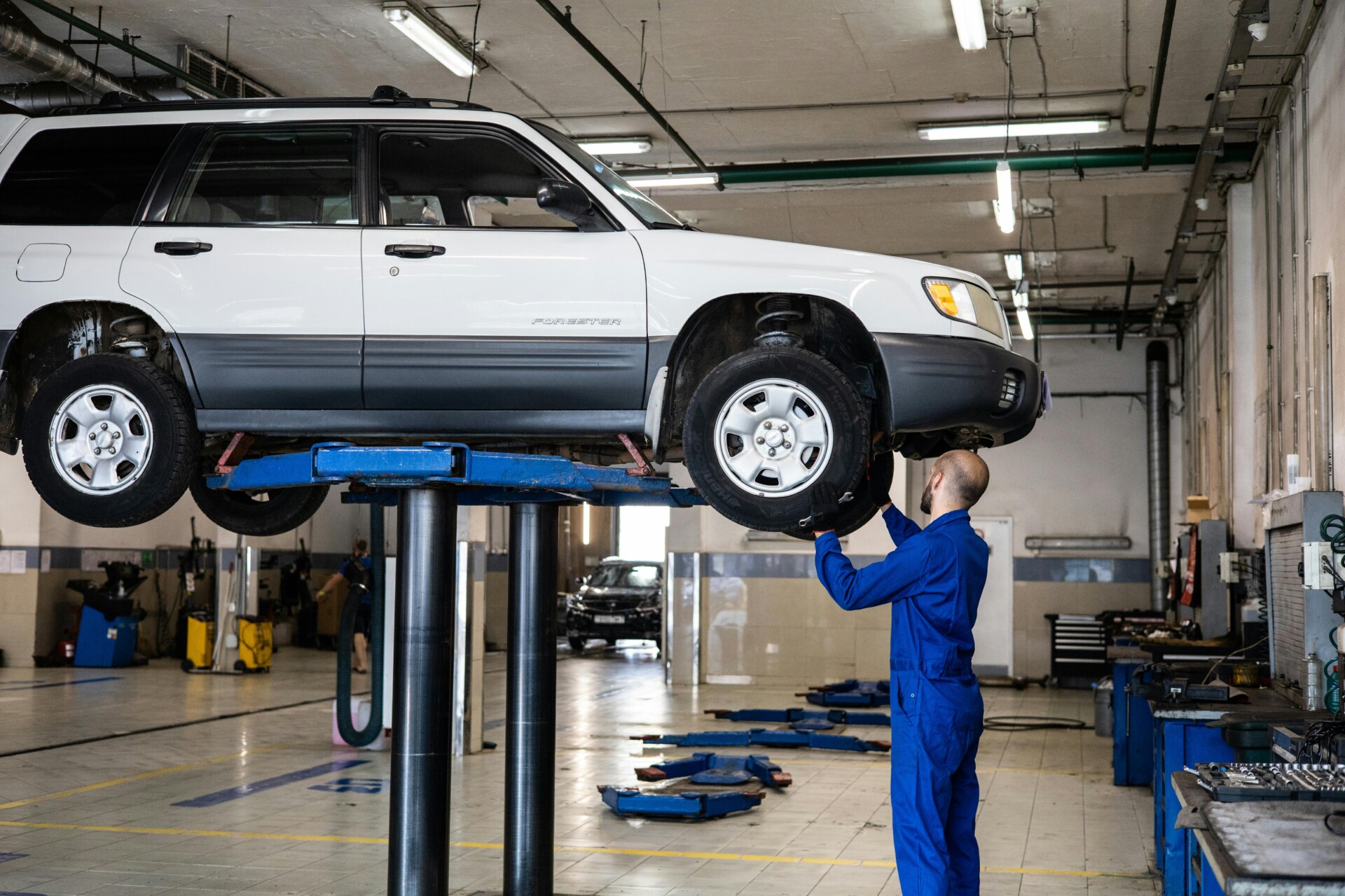 Auto Repair Shop Design Tips for Efficiency and Customer Comfort » EB3 ...