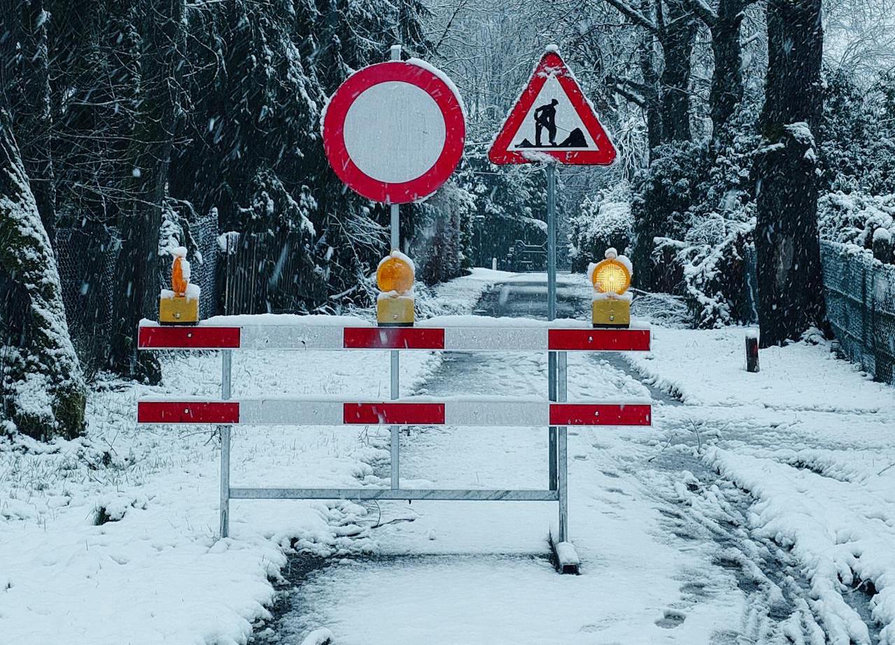 Learn The OSHA Requirements for Signs, Signals, and Barricades During ...